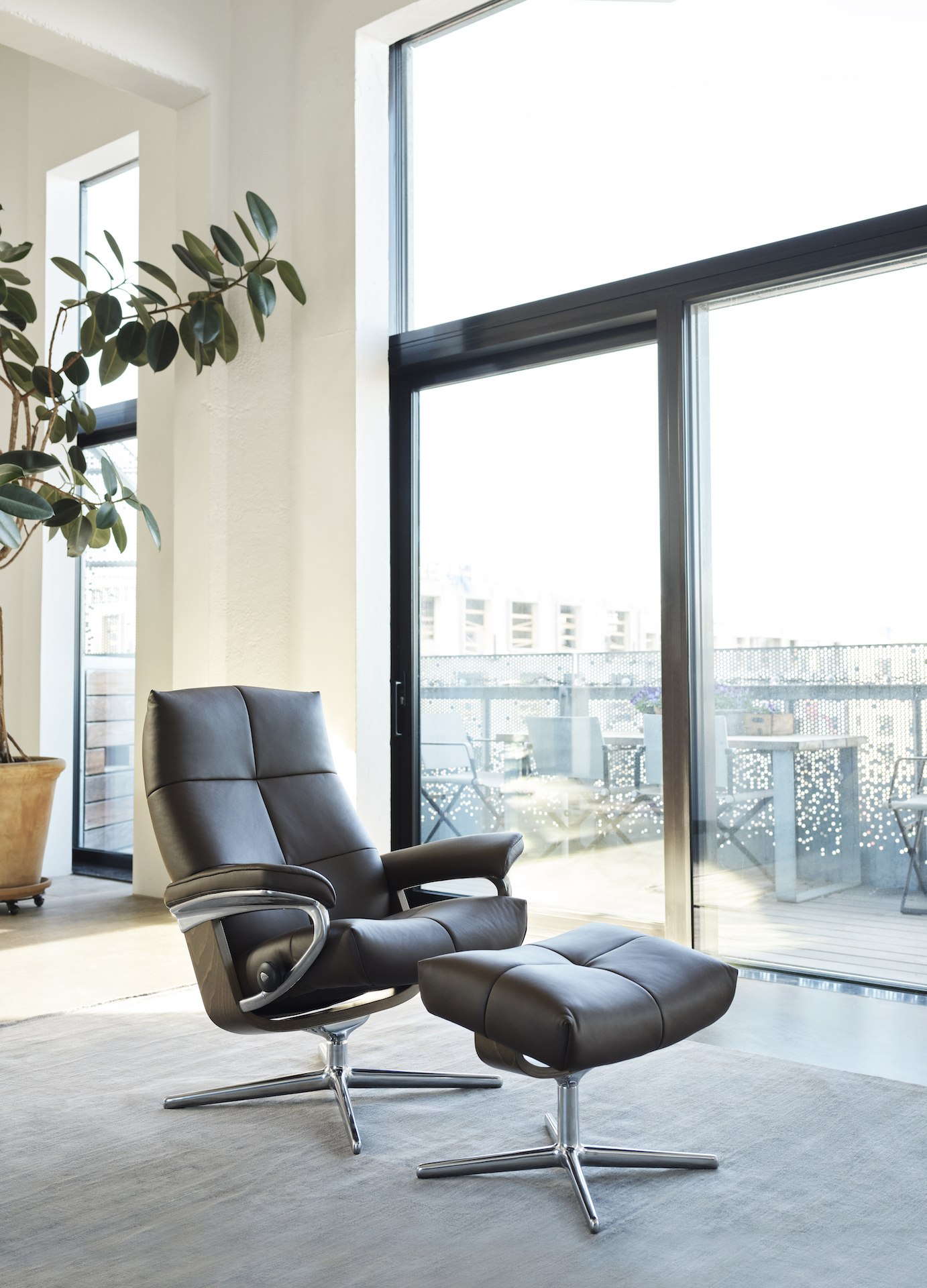 Stressless David Chair with footstool - Material Things