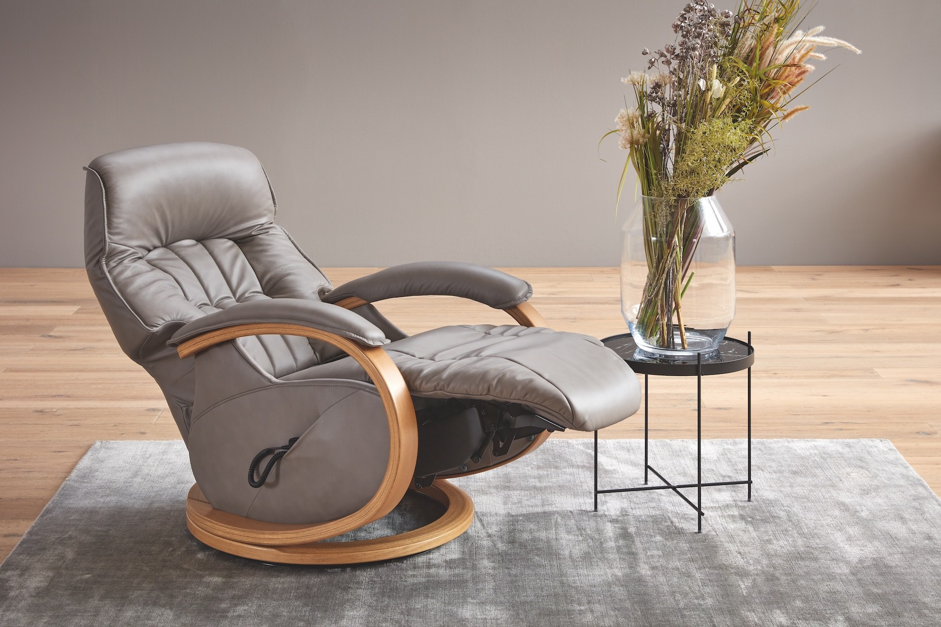 Himolla Mosel 8948 27S Midi Swivel Manual Recliner Chair - Material Things